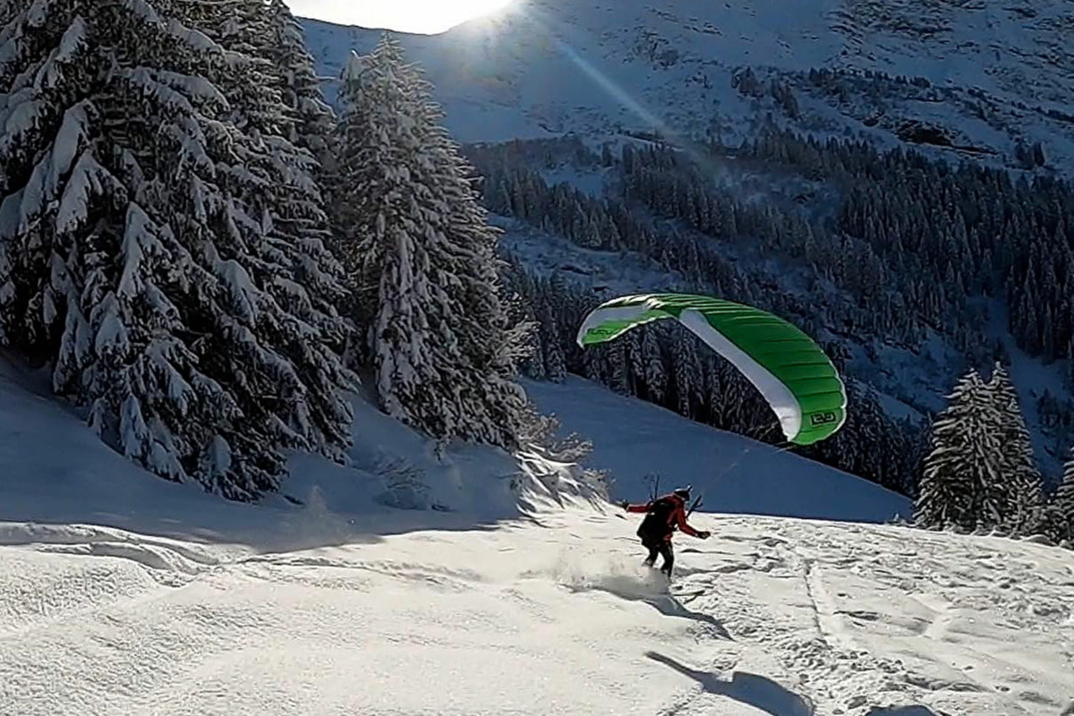 Parapente en ski : Top 5 des spots de parapente en ski en hiver